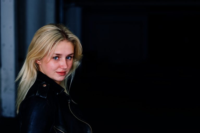 Schauspielerinnen - Schauspielagentur Agentur eins die erste